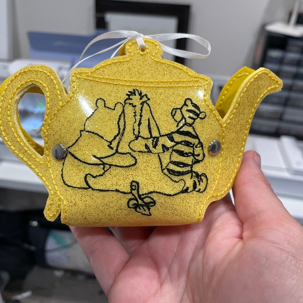 Writing Pooh Embroidery Design, Winnie. 3 Colour. 5 Sizes 12 10 8 6 4 ...