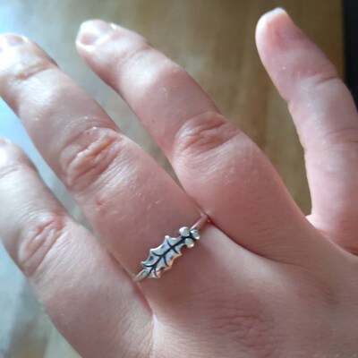 Sterling Silver Holly Ring, Leaf and Berry, Stacking, Winter Jewelry - Etsy