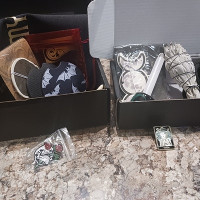 Vampire Storage Tins / Vampire Vitamins / Goth Pill Box / Pills ...