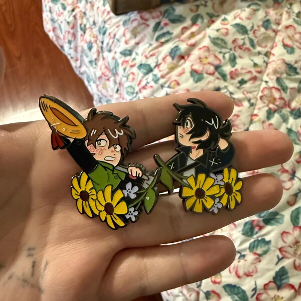 Dandy's World Vee Lenticular Enamel Pin - Etsy UK