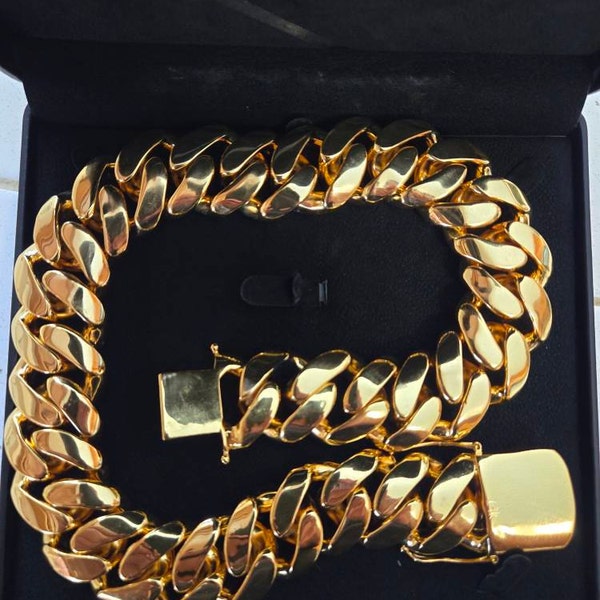 Moissanite Lock Cuban Link Chain: 14k Gold Plated, 30mm Heavy Unisex ...