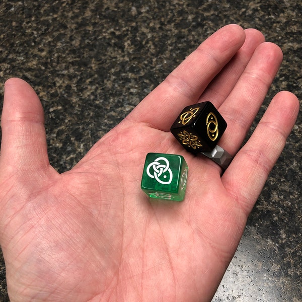 Celtic Dice / Set of 2 / D6 - Irish, Knot, Gaelic - Etsy
