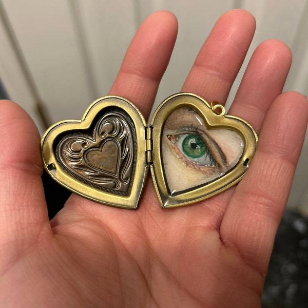Custom Handpainted Lover's Eye Locket - Etsy Canada