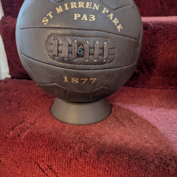 Watford Old Fashioned Style Display Football With Stand. VICARAGE ROAD ...