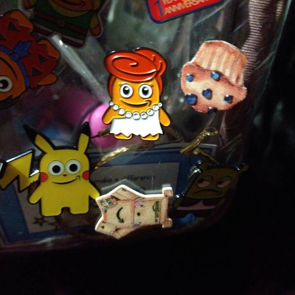 Mama Peccy Off-set Pin (glitter) - Etsy