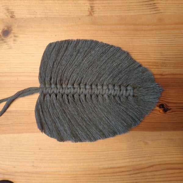 PDF Tutorial of Macrame Leaf Wall Hanging Tutorial / Step by Step DIY ...