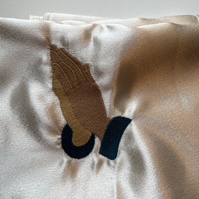 Praying Hands Machine Embroidery Design / Christian Embroidery Pattern ...