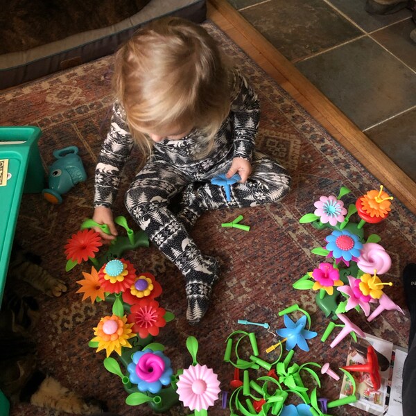 Flower Building Toy Set, Stacking for Toddlers, Colorful Garden Game ...