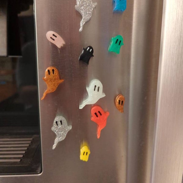 A Haunting of Ghosties - Magnets - Set of 5 or 10 Ghost Magnets ...