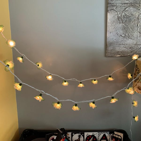 Handmade White & Green Flower String Lights: Patio Wedding Decoration ...