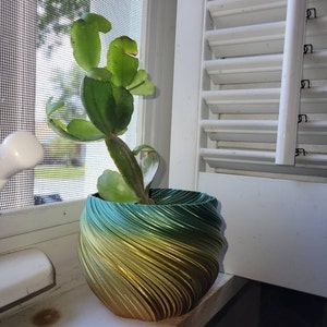 Large Twisted Flower Pot for Plants of All Kinds 8 - Etsy