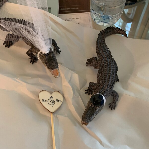 Alligator Wedding Cake Topper Florida Gators UF Bride and Groom Reptile ...