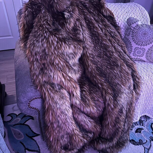 NEW Sale Luxury Timber Wolf Faux Fur Throw Blanket & Bedspread - Copper ...