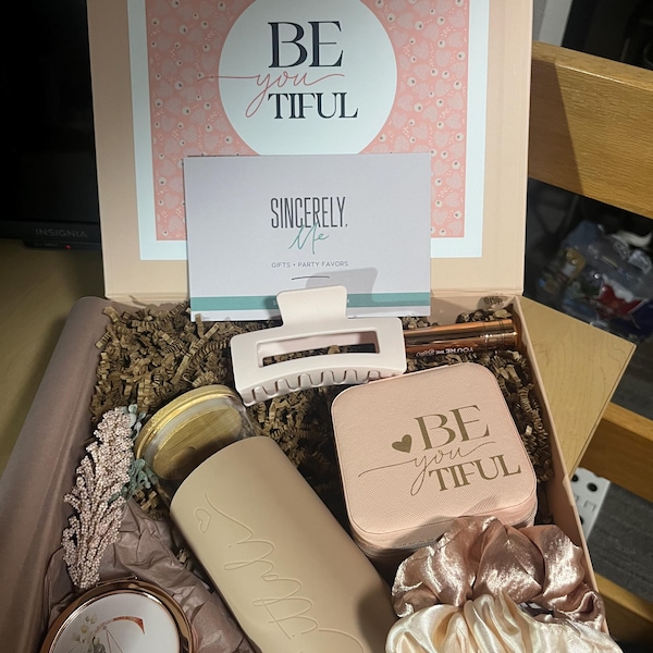 Happy Birthday Gift Box for Her, Personalized Birthday Box With Spa ...