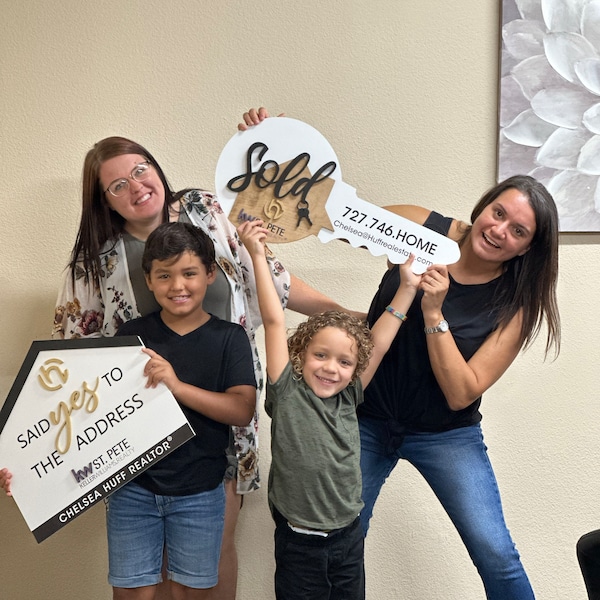 Sold by Key Sign, Realtor Closing Custom, Sold Real Estate Agent Key ...