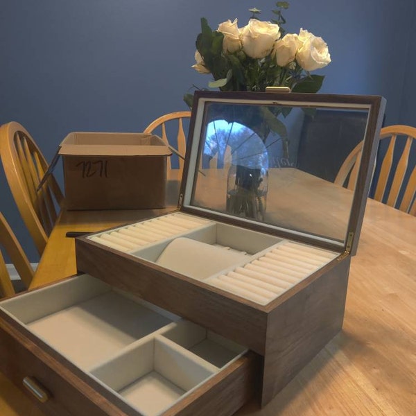 Lockable Walnut Wood Jewellery Box, Large Jewelry Box for Earring ...