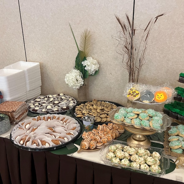 Moon Phases French Macarons - 6, 12 or 24 - Choose Flavors Macaroons ...