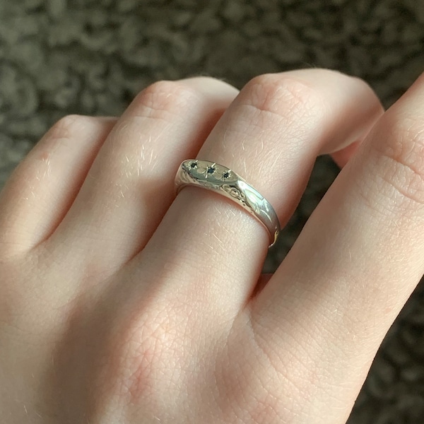 Blue Sapphire Celestial Ring - Silver Signet Ring - Etsy