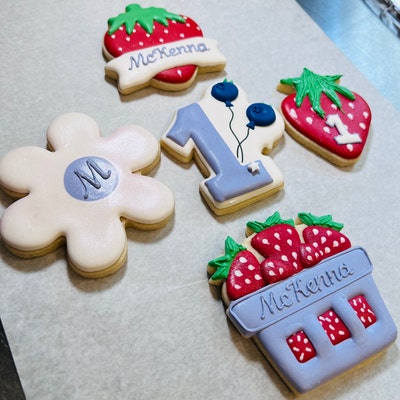 Number 1 Cookie Cutter. Number 1 With Balloons Cookie Cutter. First ...