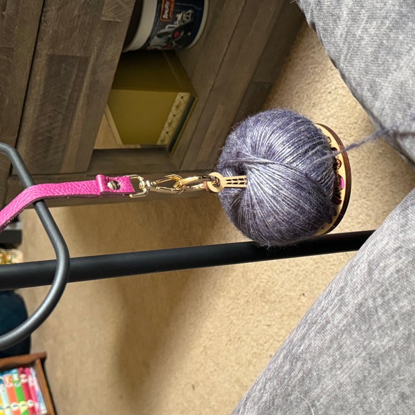 Monarchana Lemonwood Mini-minder (pat. Pend.): Portable Wrist Yarn Holder - Etsy