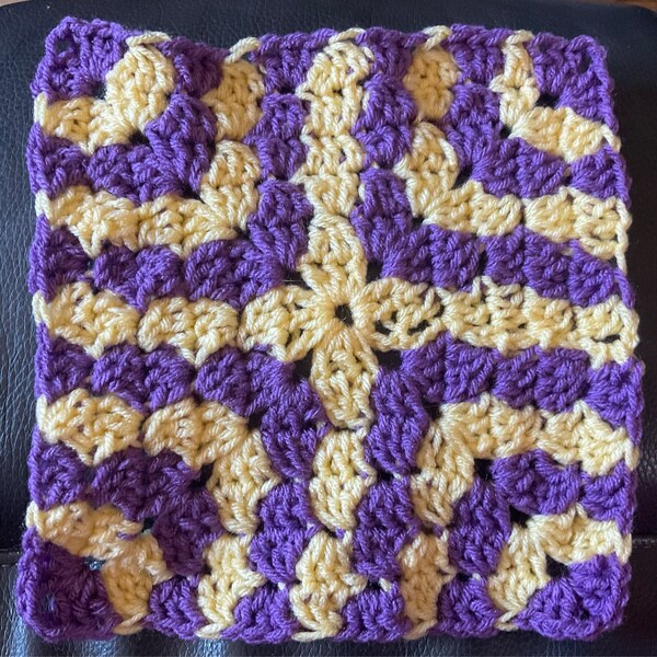 Four Corners 8" Granny Square Crochet PATTERN PDF - April - Granny's ...