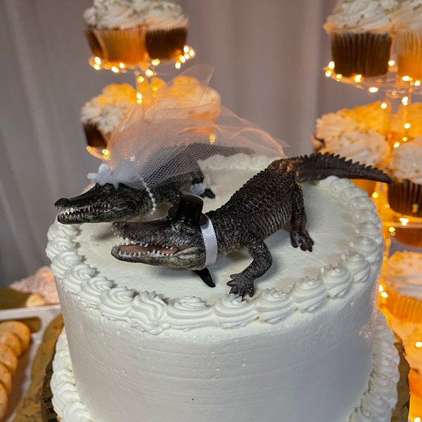Alligator Wedding Cake Topper, Animal Cake Topper, Gator Cake Topper ...