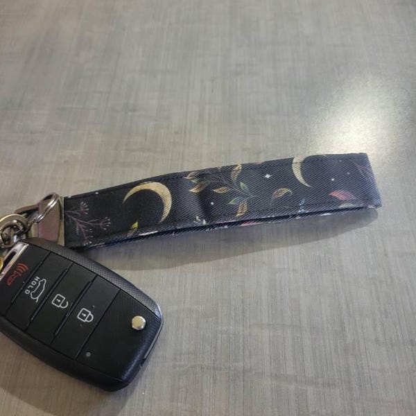 Vintage Halloween Inspired Keychain Wristlet Key Fob Alt/goth Lanyard ...