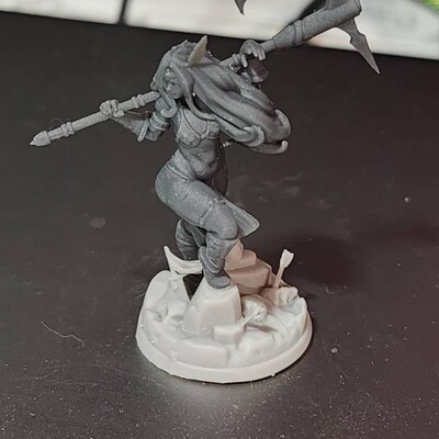 Trish Female Gunslinger Pinup 32mm or 28mm Fantasy Miniature Dnd ...