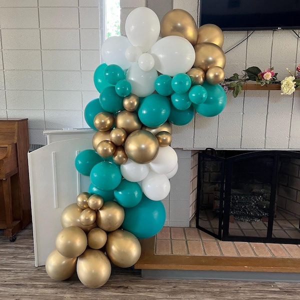 Classic Graduation Balloon Garland Kit - Class of 2023, Graduation ...