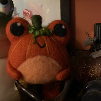 Fronk the Frog / MADE TO ORDER Needle Felted Frog Sculpture - Etsy