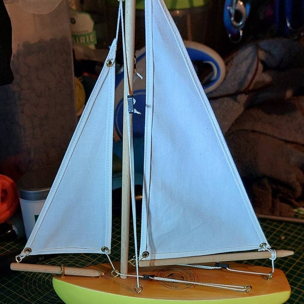 Superb Collectable and Signed Skipper round the World Yacht Race 15 ...