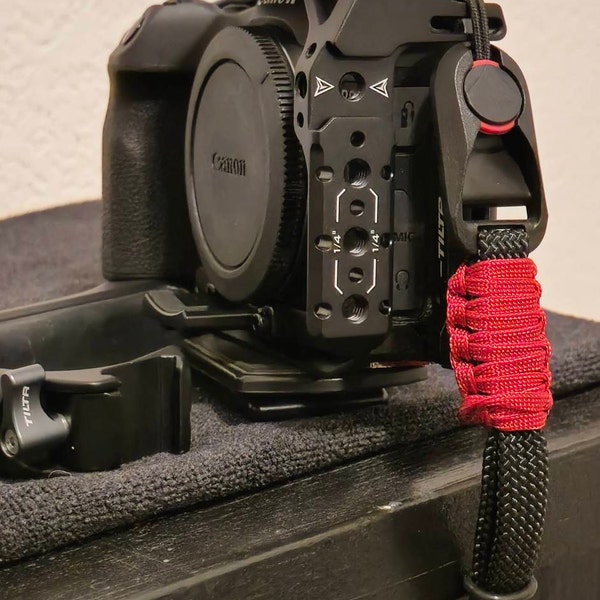 Black Camera Neck Strap With Optech Qd Mini Loop Attachments - Etsy