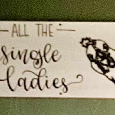 Last Name Sign, Round Initial Sign, Wedding Sign, Wedding Gift ...