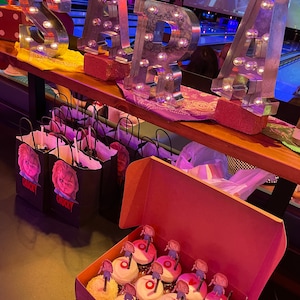 ALIENS VS PREDATOR Cake Topper - Etsy