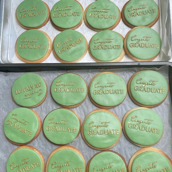 Graduation Girl Outbosser Stampcutter. Graduation Fondant Icing Cupcake ...