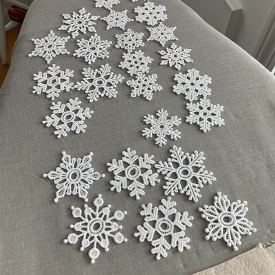 FSL Mini Snowflake Lights Free Standing Lace Christmas Ornament Machine ...