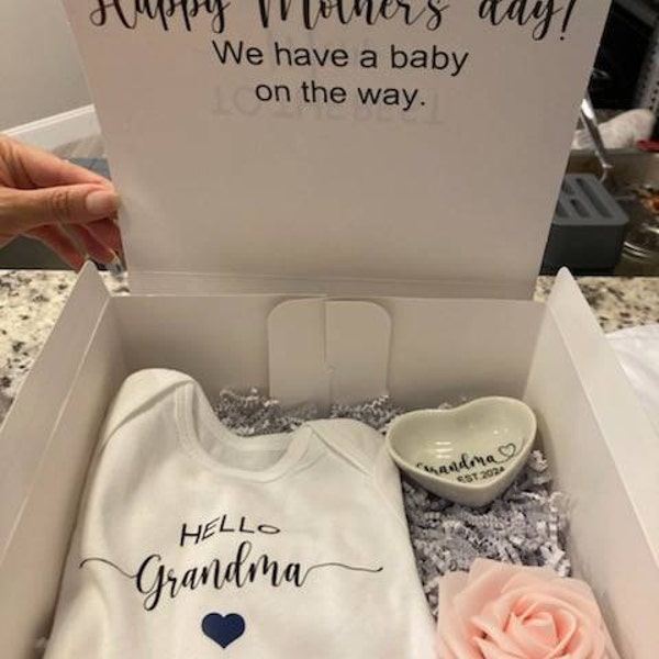 Hello Grandma Pregnancy Announcement- Pregnancy Reveal for Grandma ...