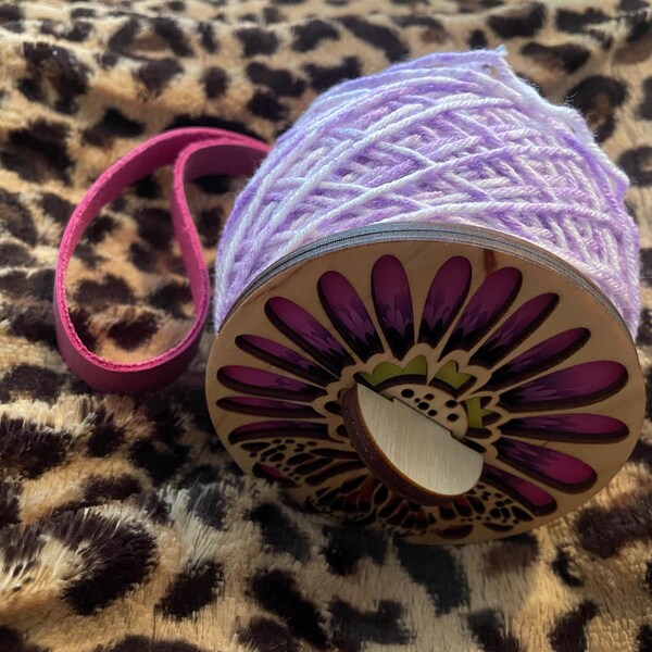 Monarchana Lemonwood Mini-minder (pat. Pend.): Portable Wrist Yarn ...