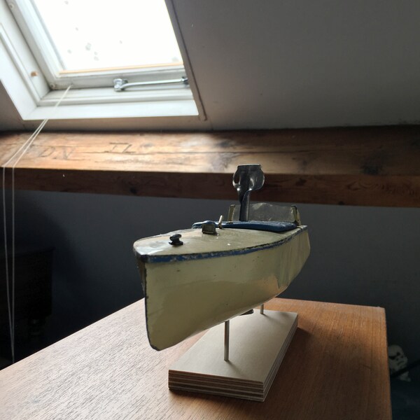 Superb Collectable and Signed Skipper round the World Yacht Race 15 ...