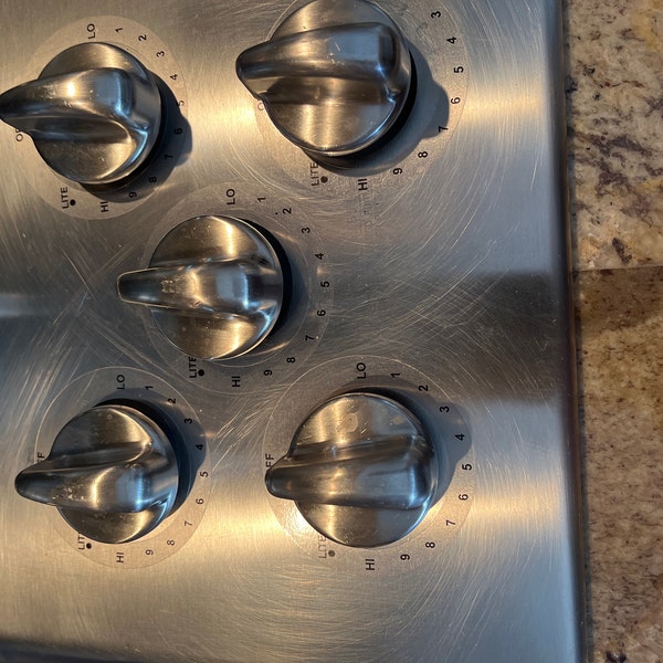 Temperature Dial With 18 Oven Symbols + "temperature" and "function ...
