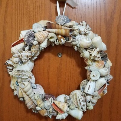 Newbeautiful 12 Seashell Wreath Wall Hanger With Starfish and Sand ...