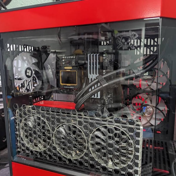 Hyte Y60 Custom Vented Side Panel - Etsy