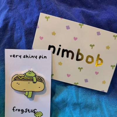 Pickle Frog Friendship Gift Hard Enamel Gold Metal Funny Amphibians ...