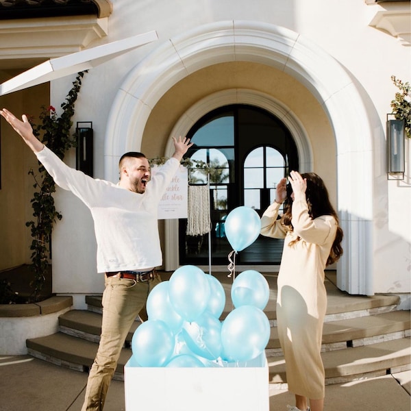 Jumbo Gift Box - the 28x28x28 Inch Surprise Gift Box / Oversized Gender ...