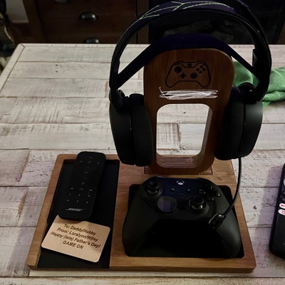 Personalized Wooden Headphone Stand for Boyfriend, Christmas Gifts ...