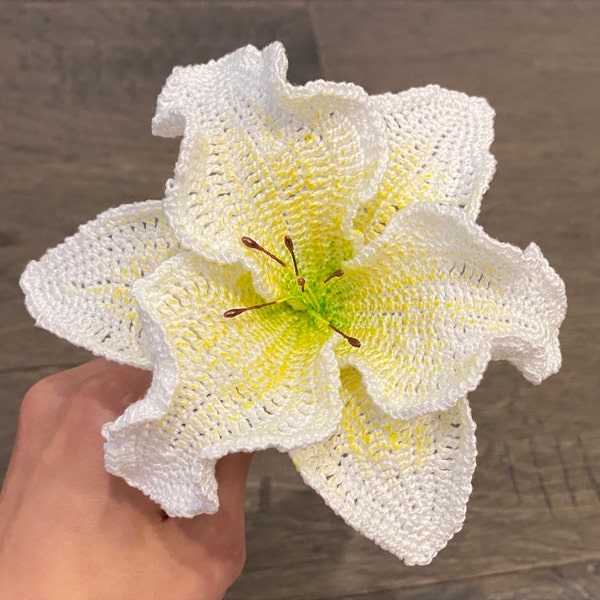 Crochet Day Lily Flower Pattern - Photo Tutorial for Decor, Bouquets ...