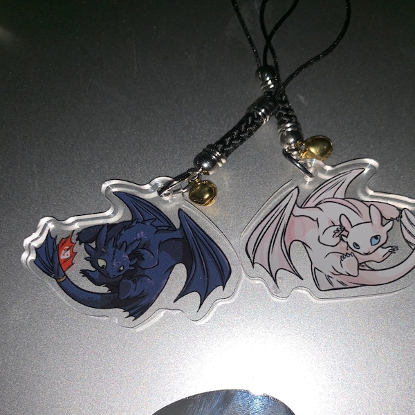 Toothless/ Light Fury - How to Train Your Dragon Phone Charm - Etsy