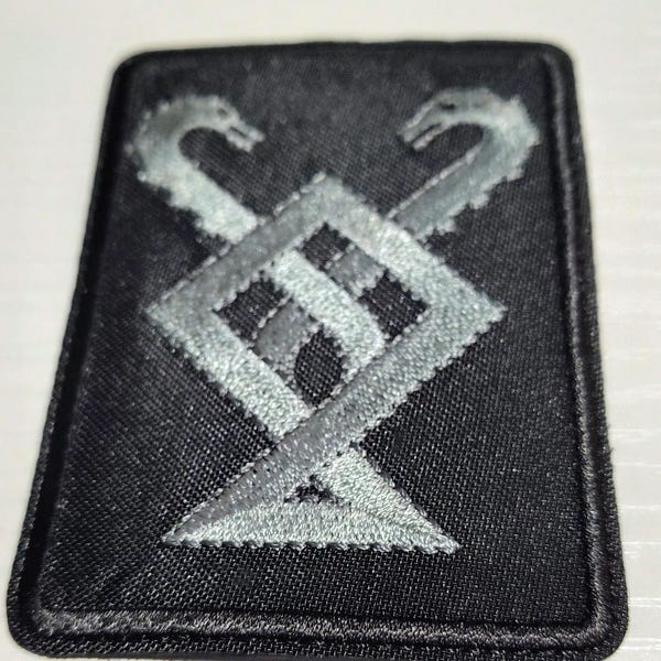 Spider-gwen, Gwenom Chest Logo Iron-on Embroidered Patch, Costume, Pins ...