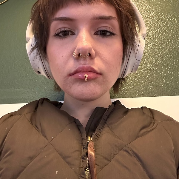 925 Sterling Silver Heart Dangling Jeweled Eyebrow Ring - 16G (1.2mm ...