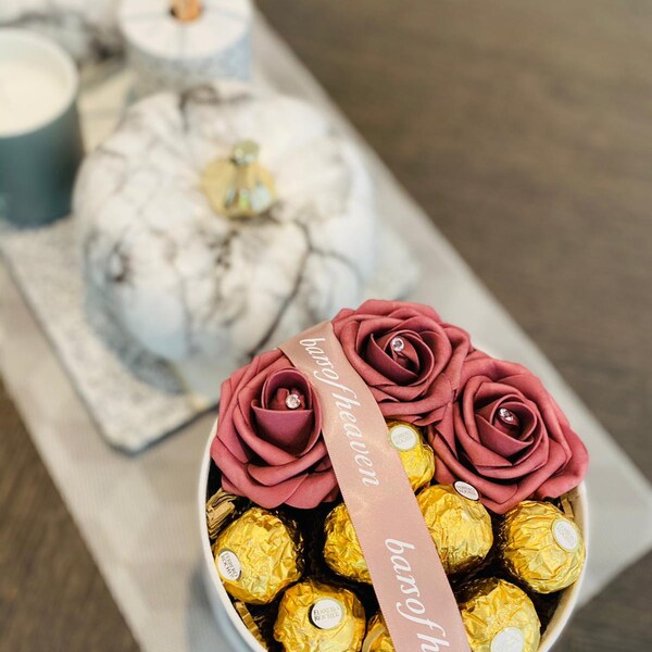 Premium Chocolate & Love Heart Rose Box Gift Flower Box, Rose Box ...